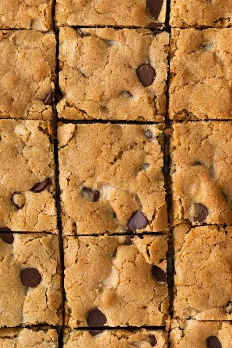 Gluten-Free Raspberry Crumb Bars - Meaningful Eats