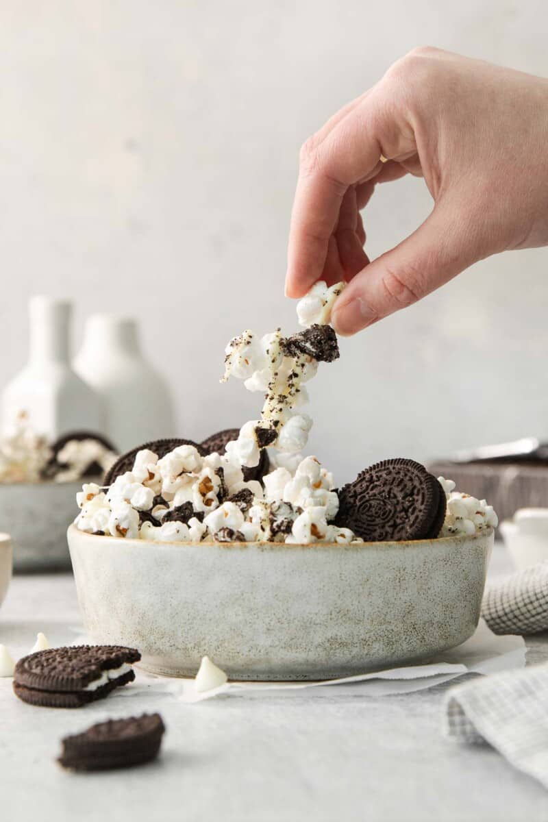 Oreo Popcorn (Easy Recipe!) - Meaningful Eats